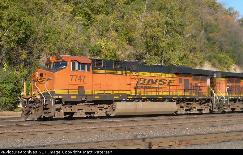 BNSF 7747